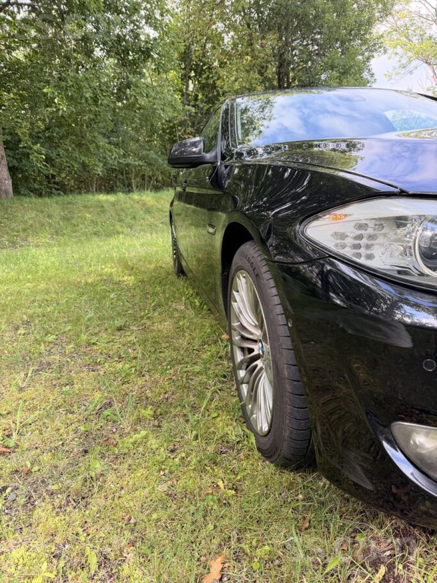Melns BMW 530 2010 Tukums, ar dzinēja tilpumu 3.00 L un nobraukumu 296 tūkst. km par 10000 €, foto 8 vietnē AUTOMOTO.COM.LV