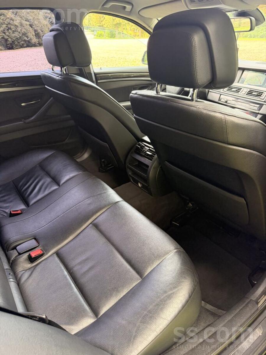Melns BMW 530 2010 Tukums, ar dzinēja tilpumu 3.00 L un nobraukumu 296 tūkst. km par 10000 €, foto 13 vietnē AUTOMOTO.COM.LV