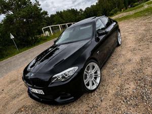 Melns BMW 530 2010 Viļņa, ar dzinēja tilpumu 3.00 L un nobraukumu 300 tūkst. km par 9350 €, foto 7 vietnē AUTOMOTO.COM.LV
