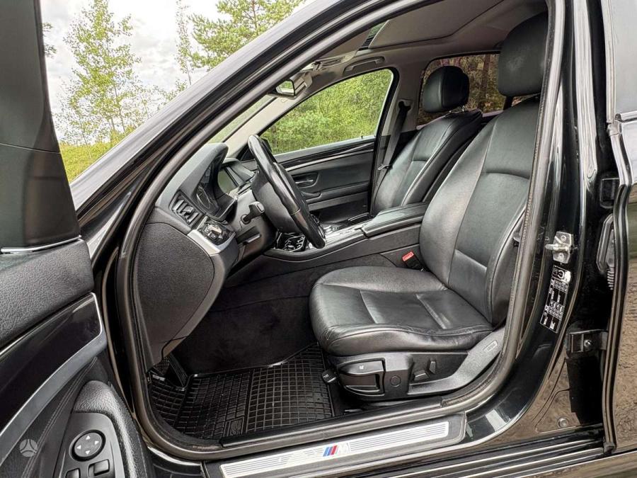 Melns BMW 530 2010 Viļņa, ar dzinēja tilpumu 3.00 L un nobraukumu 300 tūkst. km par 9350 €, foto 23 vietnē AUTOMOTO.COM.LV