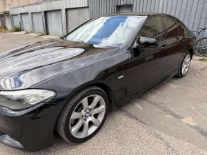 Black BMW 530 2010 in Vilnius, with an engine capacity of 3.00 L and mileage of 384 thousand km for 9999 €, photo 6 on AUTOMOTO.COM.LV