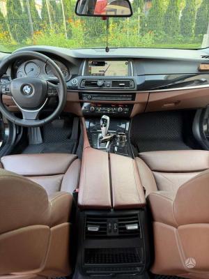 Black BMW 530 2010 in Vilnius, with an engine capacity of 3.00 L and mileage of 384 thousand km for 9999 €, photo 23 on AUTOMOTO.COM.LV