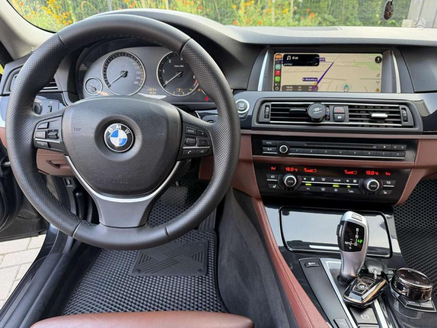 Black BMW 530 2010 in Vilnius, with an engine capacity of 3.00 L and mileage of 384 thousand km for 9999 €, photo 24 on AUTOMOTO.COM.LV