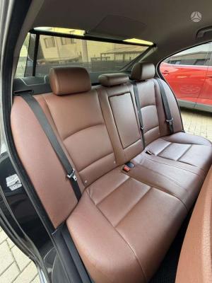 Black BMW 530 2010 in Vilnius, with an engine capacity of 3.00 L and mileage of 384 thousand km for 9999 €, photo 33 on AUTOMOTO.COM.LV