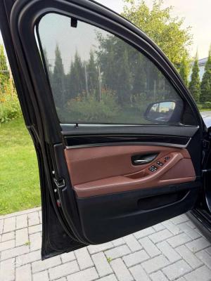 Black BMW 530 2010 in Vilnius, with an engine capacity of 3.00 L and mileage of 384 thousand km for 9999 €, photo 35 on AUTOMOTO.COM.LV