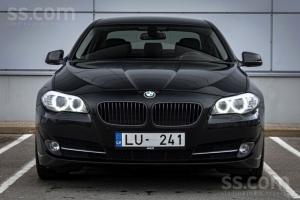 Black BMW 530 2010 in Riga, with an engine capacity of 3.00 L and mileage of 303 thousand km for 7990 €, photo 3 on AUTOMOTO.COM.LV