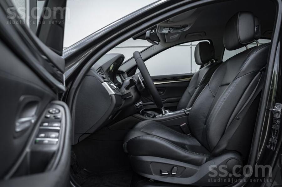 Black BMW 530 2010 in Riga, with an engine capacity of 3.00 L and mileage of 303 thousand km for 7990 €, photo 9 on AUTOMOTO.COM.LV