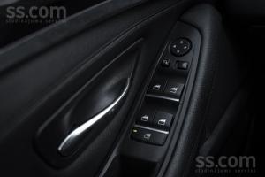 Black BMW 530 2010 in Riga, with an engine capacity of 3.00 L and mileage of 303 thousand km for 7990 €, photo 15 on AUTOMOTO.COM.LV
