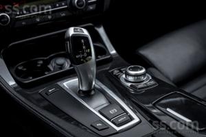 Black BMW 530 2010 in Riga, with an engine capacity of 3.00 L and mileage of 303 thousand km for 7990 €, photo 24 on AUTOMOTO.COM.LV