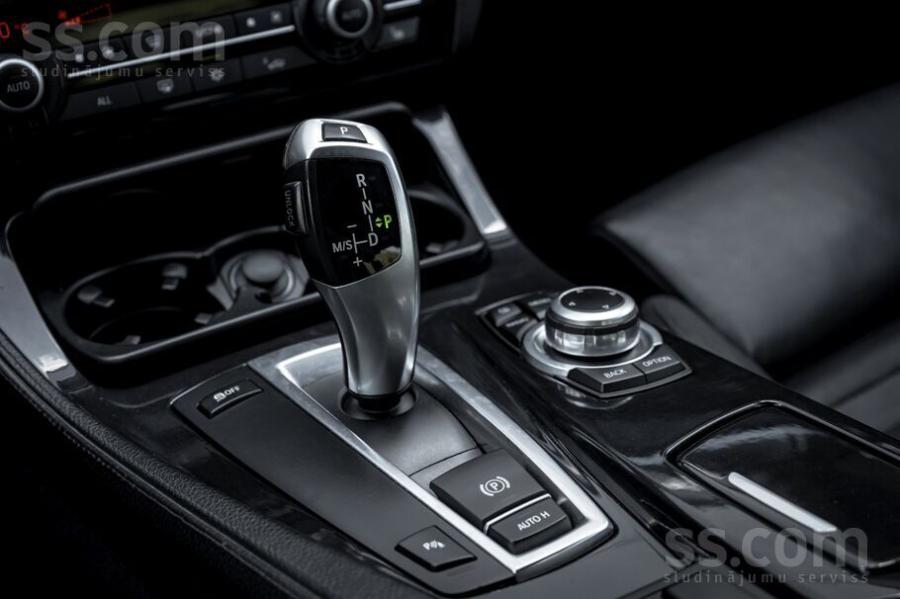 Black BMW 530 2010 in Riga, with an engine capacity of 3.00 L and mileage of 303 thousand km for 7990 €, photo 24 on AUTOMOTO.COM.LV