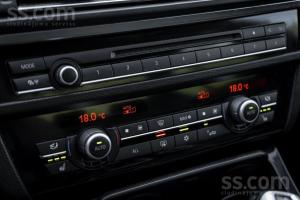 Black BMW 530 2010 in Riga, with an engine capacity of 3.00 L and mileage of 303 thousand km for 7990 €, photo 25 on AUTOMOTO.COM.LV