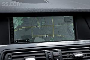 Black BMW 530 2010 in Riga, with an engine capacity of 3.00 L and mileage of 303 thousand km for 7990 €, photo 26 on AUTOMOTO.COM.LV