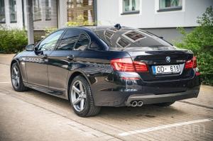 Black BMW 530 2011 in Riga, with an engine capacity of 3.00 L and mileage of 0 thousand km for 8990 €, photo 4 on AUTOMOTO.COM.LV