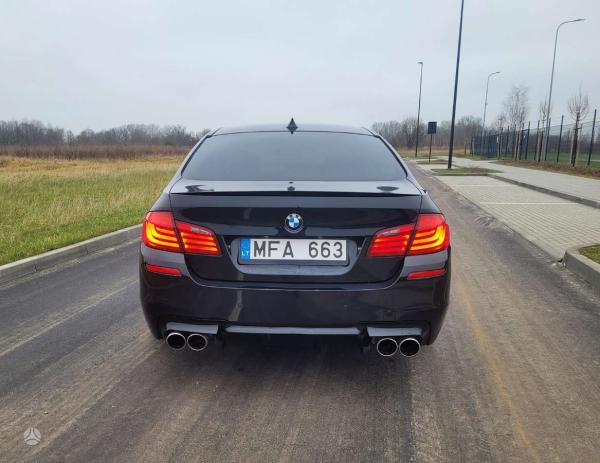 Black BMW 530 2011 in Vilnius, with an engine capacity of 3.00 L and mileage of 520 thousand km for 13500 €, photo 6 on AUTOMOTO.COM.LV