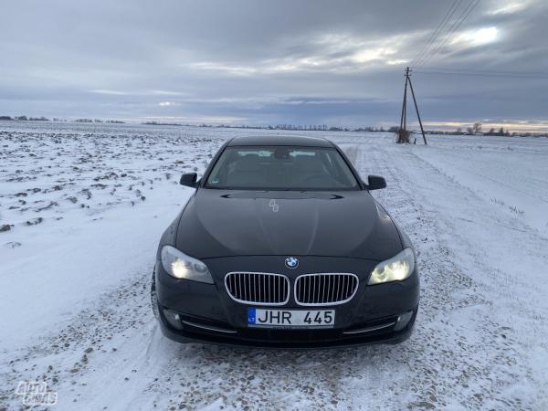 Black BMW 530 2011 in Marijampole, with an engine capacity of 3.00 L and mileage of 329 thousand km for 8700 €, photo 9 on AUTOMOTO.COM.LV