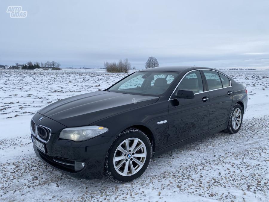 Melns BMW 530 2011 Marijampole, ar dzinēja tilpumu 3.00 L un nobraukumu 329 tūkst. km par 8700 €, foto 8 vietnē AUTOMOTO.COM.LV