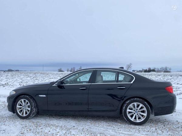 Black BMW 530 2011 in Marijampole, with an engine capacity of 2.99 L and mileage of 329 thousand km for 8700 €, photo 7 on AUTOMOTO.COM.LV