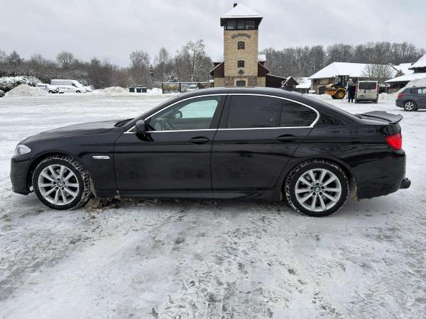 Black BMW 530 2011 in Vilnius, with an engine capacity of 2.99 L and mileage of 133 thousand km for 8550 €, photo 4 on AUTOMOTO.COM.LV