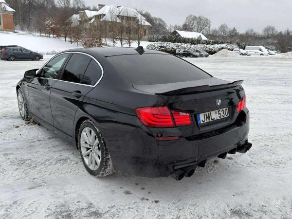 Black BMW 530 2011 in Vilnius, with an engine capacity of 2.99 L and mileage of 133 thousand km for 8550 €, photo 7 on AUTOMOTO.COM.LV