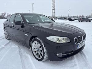 Black BMW 530 2011 in Marijampole, with an engine capacity of 2.99 L and mileage of 243 thousand km for 10200 €, photo 3 on AUTOMOTO.COM.LV