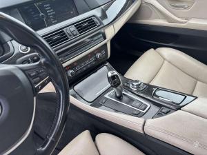 Black BMW 530 2011 in Marijampole, with an engine capacity of 2.99 L and mileage of 243 thousand km for 10200 €, photo 15 on AUTOMOTO.COM.LV
