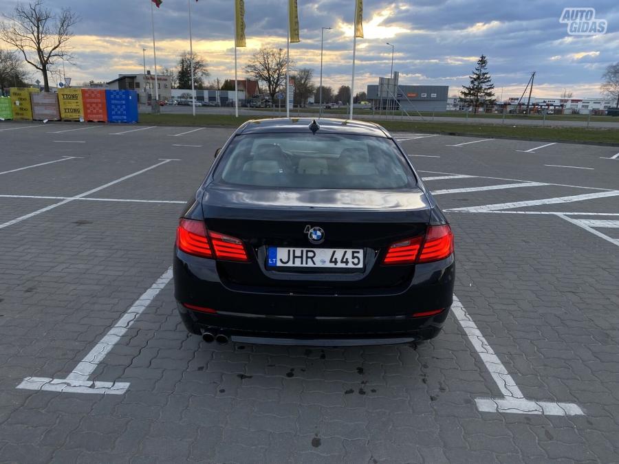 Melns BMW 530 2011 Marijampole, ar dzinēja tilpumu 3.00 L un nobraukumu 330 tūkst. km par 7500 €, foto 5 vietnē AUTOMOTO.COM.LV