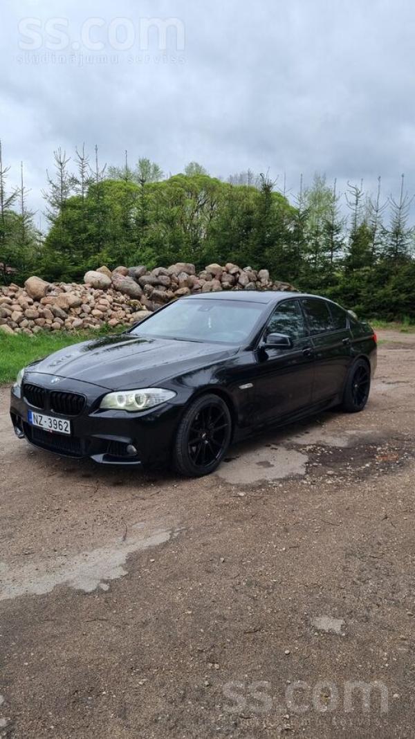 Black BMW 530 2011 in Saldus, with an engine capacity of 3.00 L and mileage of 330 thousand km for 10200 €, photo 1 on AUTOMOTO.COM.LV