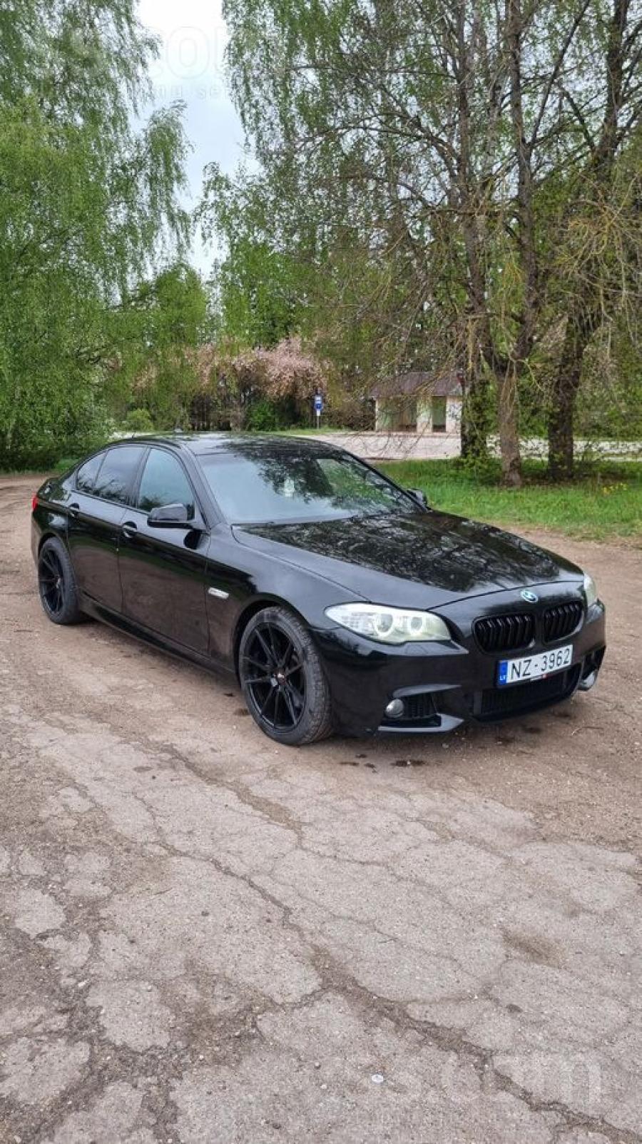 Melns BMW 530 2011 Saldus, ar dzinēja tilpumu 3.00 L un nobraukumu 330 tūkst. km par 10200 €, foto 3 vietnē AUTOMOTO.COM.LV