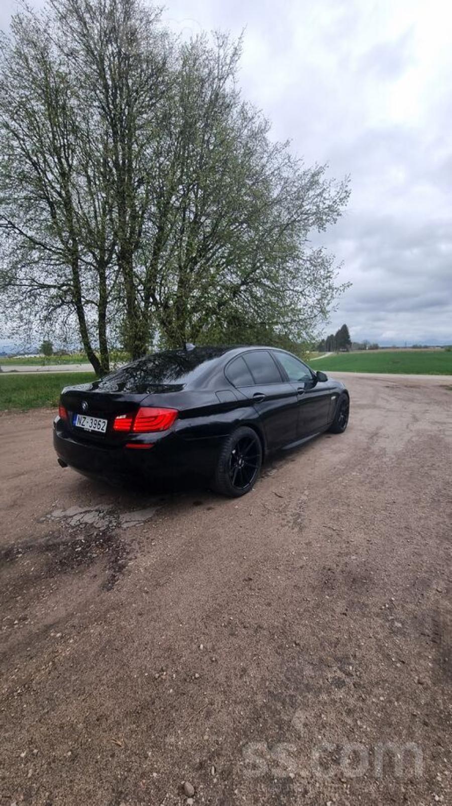 Melns BMW 530 2011 Saldus, ar dzinēja tilpumu 3.00 L un nobraukumu 330 tūkst. km par 10200 €, foto 5 vietnē AUTOMOTO.COM.LV