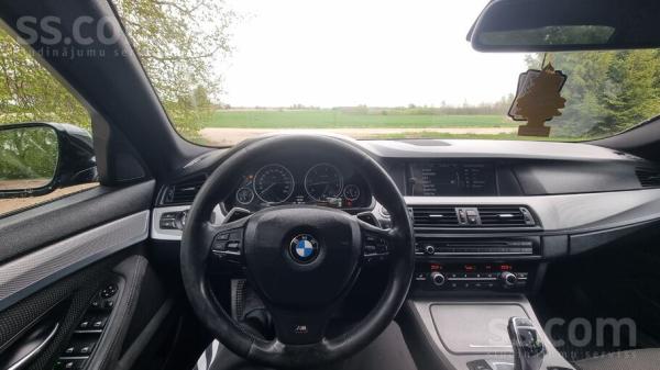 Black BMW 530 2011 in Saldus, with an engine capacity of 3.00 L and mileage of 330 thousand km for 10200 €, photo 5 on AUTOMOTO.COM.LV