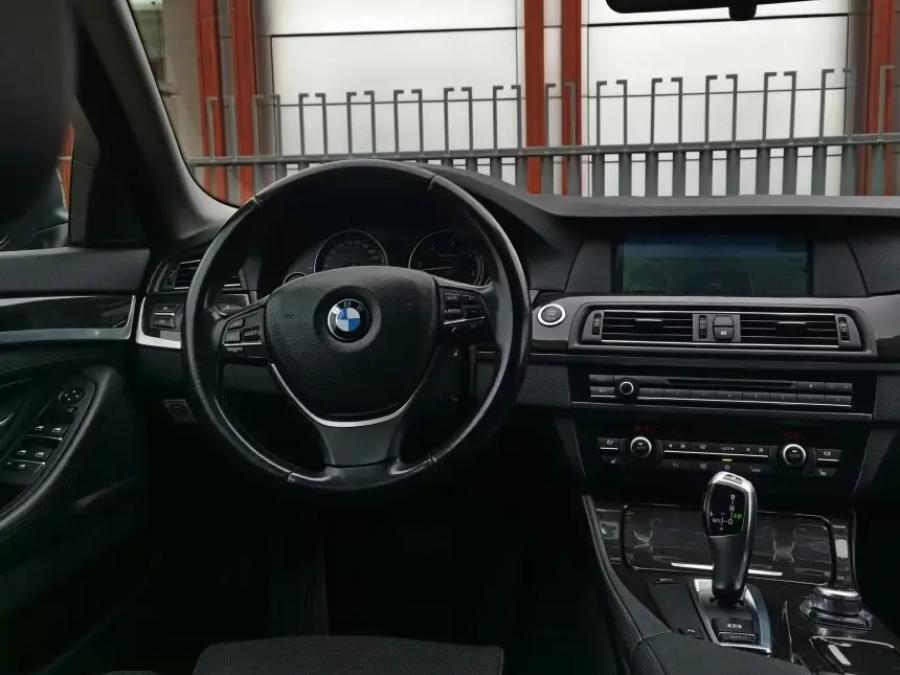 Melns BMW 530 2011 Rīga, ar dzinēja tilpumu 3.00 L un nobraukumu 365 tūkst. km par 9590 €, foto 15 vietnē AUTOMOTO.COM.LV