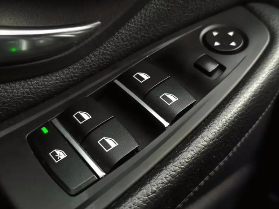 Melns BMW 530 2011 Rīga, ar dzinēja tilpumu 3.00 L un nobraukumu 365 tūkst. km par 9590 €, foto 19 vietnē AUTOMOTO.COM.LV