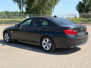 Black BMW 530 2011 in Marijampole, with an engine capacity of 3.00 L and mileage of 301 thousand km for 6100 €, photo 6 on AUTOMOTO.COM.LV