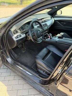 Black BMW 530 2011 in Marijampole, with an engine capacity of 3.00 L and mileage of 301 thousand km for 6100 €, photo 10 on AUTOMOTO.COM.LV