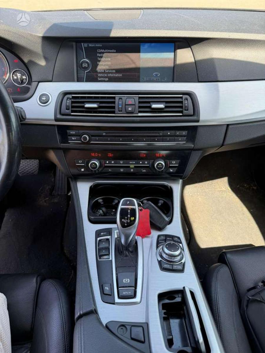 Black BMW 530 2011 in Marijampole, with an engine capacity of 3.00 L and mileage of 301 thousand km for 6100 €, photo 11 on AUTOMOTO.COM.LV