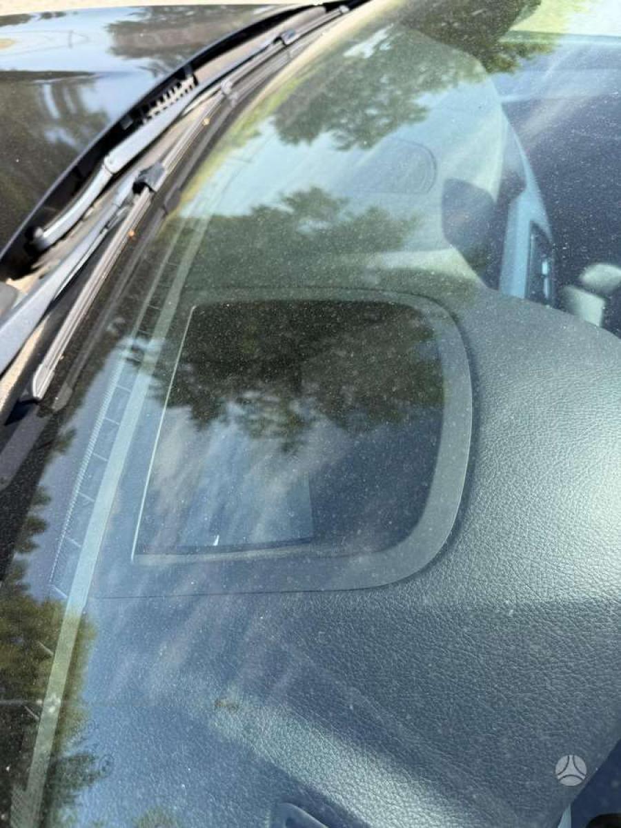 Black BMW 530 2011 in Marijampole, with an engine capacity of 3.00 L and mileage of 301 thousand km for 6100 €, photo 13 on AUTOMOTO.COM.LV