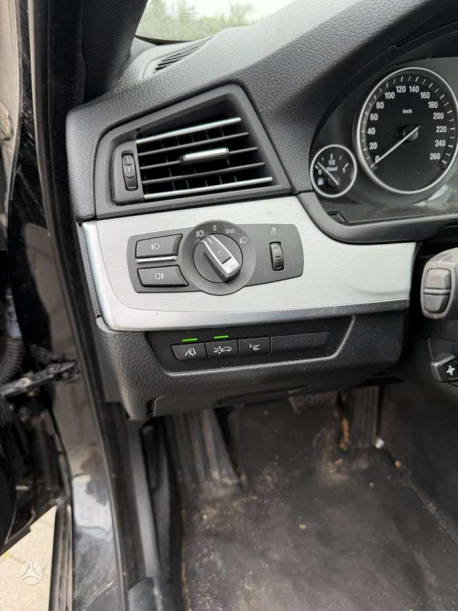Black BMW 530 2011 in Marijampole, with an engine capacity of 2.99 L and mileage of 308 thousand km for 6500 €, photo 12 on AUTOMOTO.COM.LV