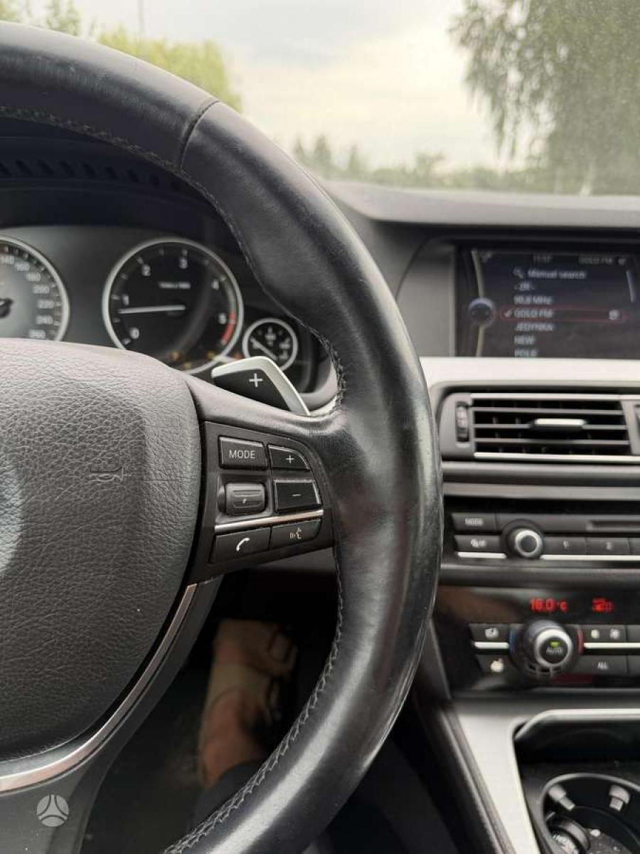 Black BMW 530 2011 in Marijampole, with an engine capacity of 2.99 L and mileage of 308 thousand km for 6500 €, photo 16 on AUTOMOTO.COM.LV