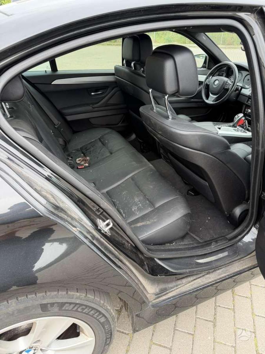 Black BMW 530 2011 in Marijampole, with an engine capacity of 2.99 L and mileage of 308 thousand km for 6500 €, photo 22 on AUTOMOTO.COM.LV