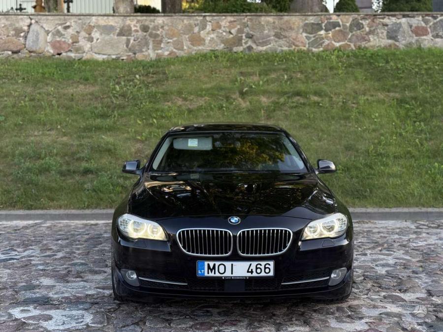 Melns BMW 530 2011 Alīta, ar dzinēja tilpumu 2.99 L un nobraukumu 340 tūkst. km par 9200 €, foto 14 vietnē AUTOMOTO.COM.LV