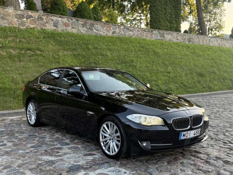 Melns BMW 530 2011 Alīta, ar dzinēja tilpumu 2.99 L un nobraukumu 340 tūkst. km par 9200 €, foto 15 vietnē AUTOMOTO.COM.LV