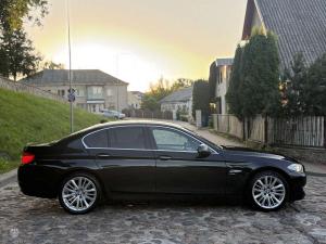 Melns BMW 530 2011 Alīta, ar dzinēja tilpumu 2.99 L un nobraukumu 340 tūkst. km par 9200 €, foto 16 vietnē AUTOMOTO.COM.LV