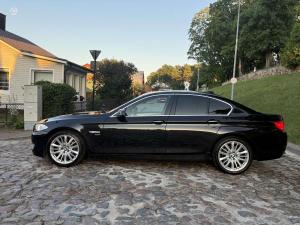 Melns BMW 530 2011 Alīta, ar dzinēja tilpumu 2.99 L un nobraukumu 340 tūkst. km par 9200 €, foto 20 vietnē AUTOMOTO.COM.LV
