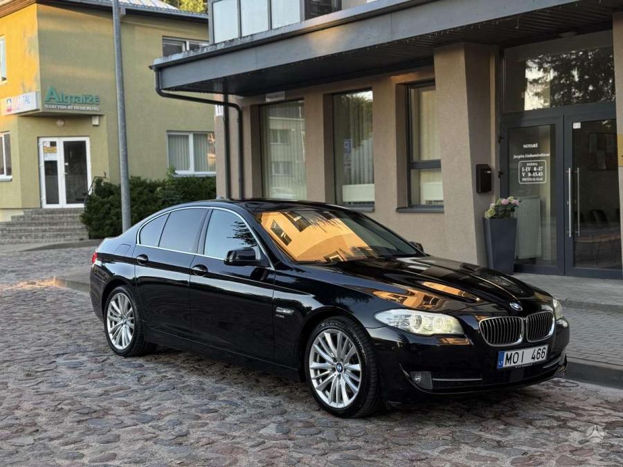 Melns BMW 530 2011 Alīta, ar dzinēja tilpumu 2.99 L un nobraukumu 340 tūkst. km par 9200 €, foto 22 vietnē AUTOMOTO.COM.LV