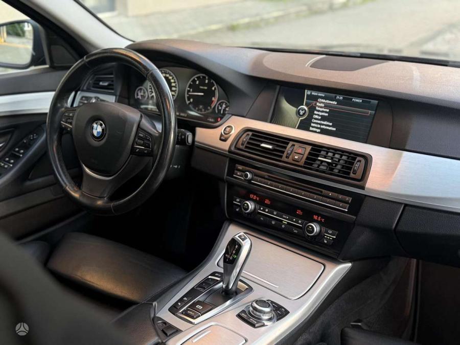 Melns BMW 530 2011 Alīta, ar dzinēja tilpumu 2.99 L un nobraukumu 340 tūkst. km par 9200 €, foto 23 vietnē AUTOMOTO.COM.LV