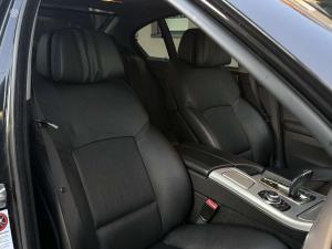 Melns BMW 530 2011 Alīta, ar dzinēja tilpumu 2.99 L un nobraukumu 340 tūkst. km par 9200 €, foto 25 vietnē AUTOMOTO.COM.LV