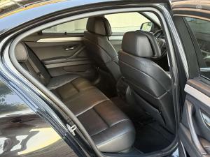 Melns BMW 530 2011 Alīta, ar dzinēja tilpumu 2.99 L un nobraukumu 340 tūkst. km par 9200 €, foto 28 vietnē AUTOMOTO.COM.LV