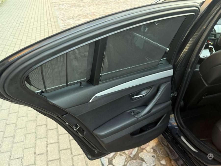 Melns BMW 530 2011 Alīta, ar dzinēja tilpumu 2.99 L un nobraukumu 340 tūkst. km par 9200 €, foto 31 vietnē AUTOMOTO.COM.LV