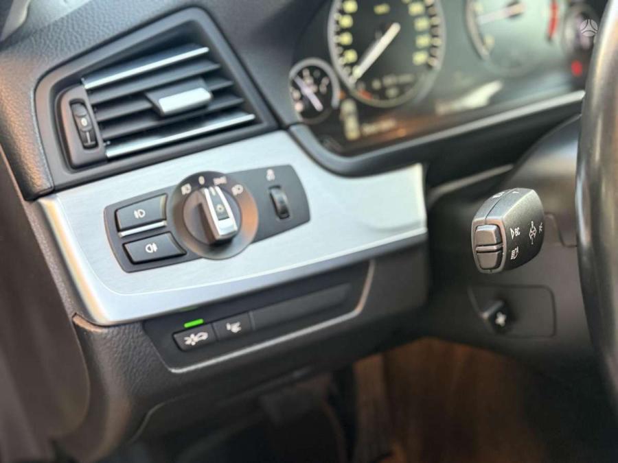 Melns BMW 530 2011 Alīta, ar dzinēja tilpumu 2.99 L un nobraukumu 340 tūkst. km par 9200 €, foto 37 vietnē AUTOMOTO.COM.LV