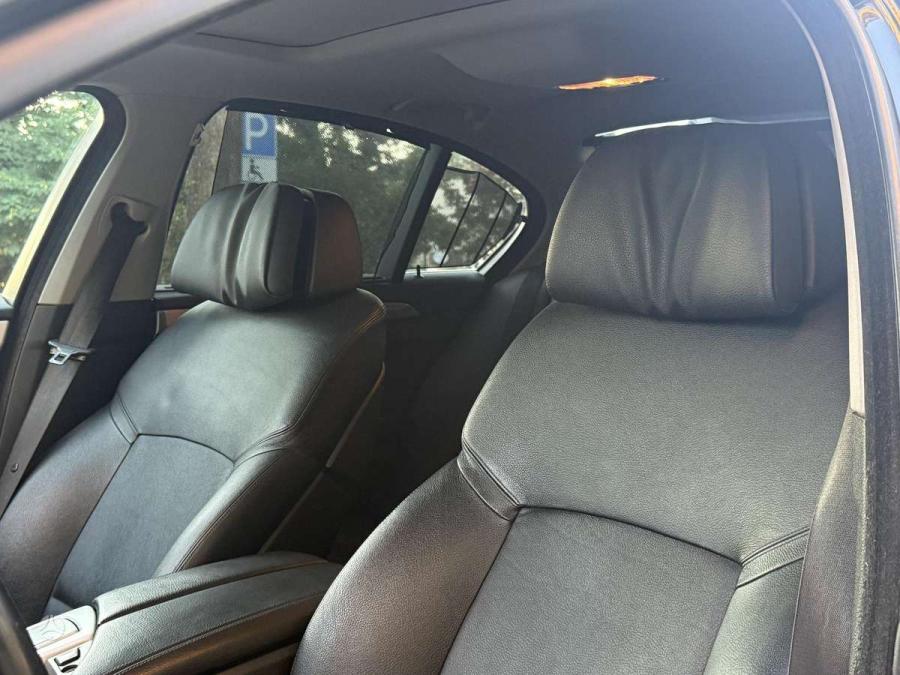 Melns BMW 530 2011 Alīta, ar dzinēja tilpumu 2.99 L un nobraukumu 340 tūkst. km par 9200 €, foto 51 vietnē AUTOMOTO.COM.LV